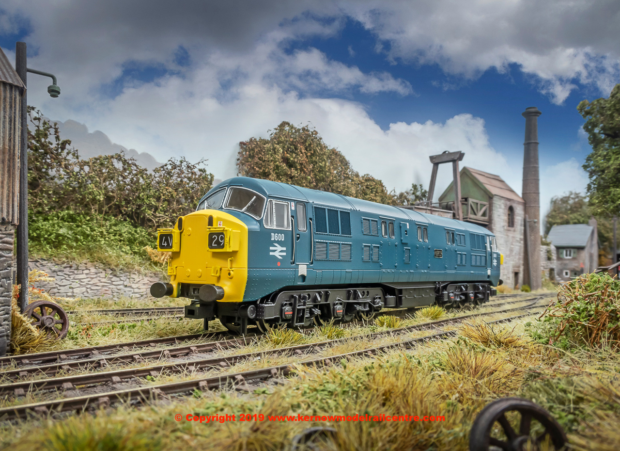 K2600 Class 41 Warship Diesel Locomotive number D600