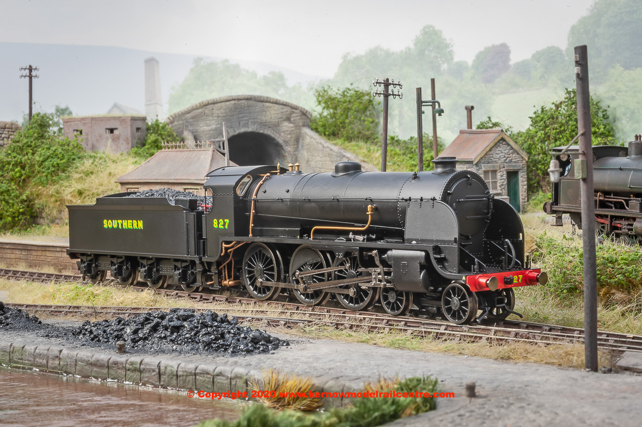 R3411 Hornby Maunsell S15 Class Steam Locomotive number 827