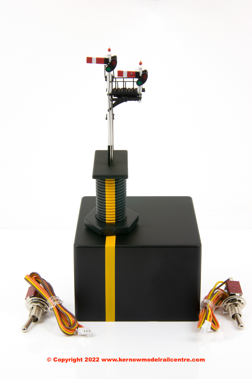 2L-001-005 Dapol GWR Junction Signal Right Hand with two arms