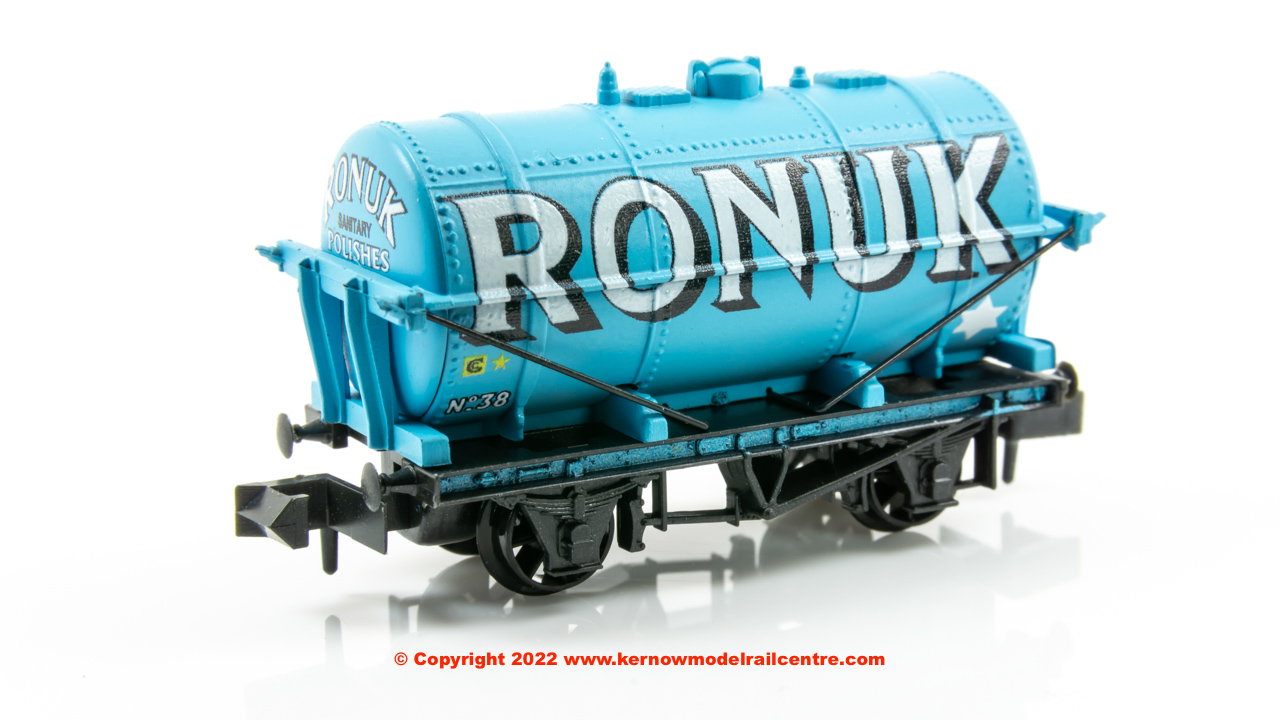 NRP178 WSL Peco Tank Wagon number 38 in Ronuk livery
