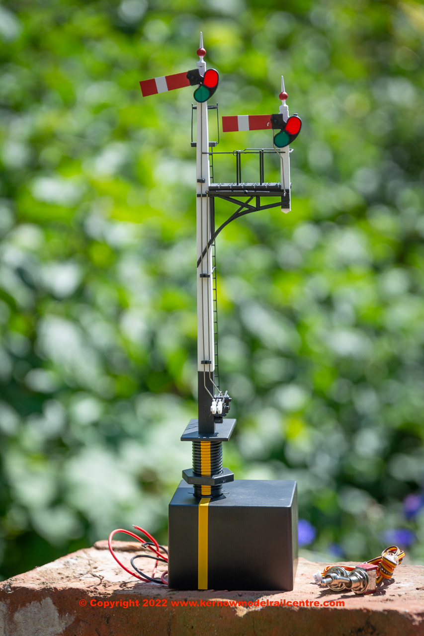 7L-001-005 Dapol Junction Signal GWR Right Hand with two arms