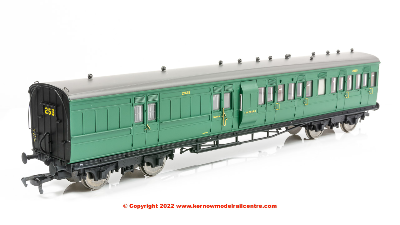 E86013 EFE Rail LSWR Cross Country Set 253 SR Malachite Green