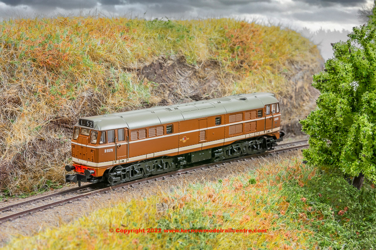 371-111Z Graham Farish Class 31 Diesel Loco D5579 Golden Ochre