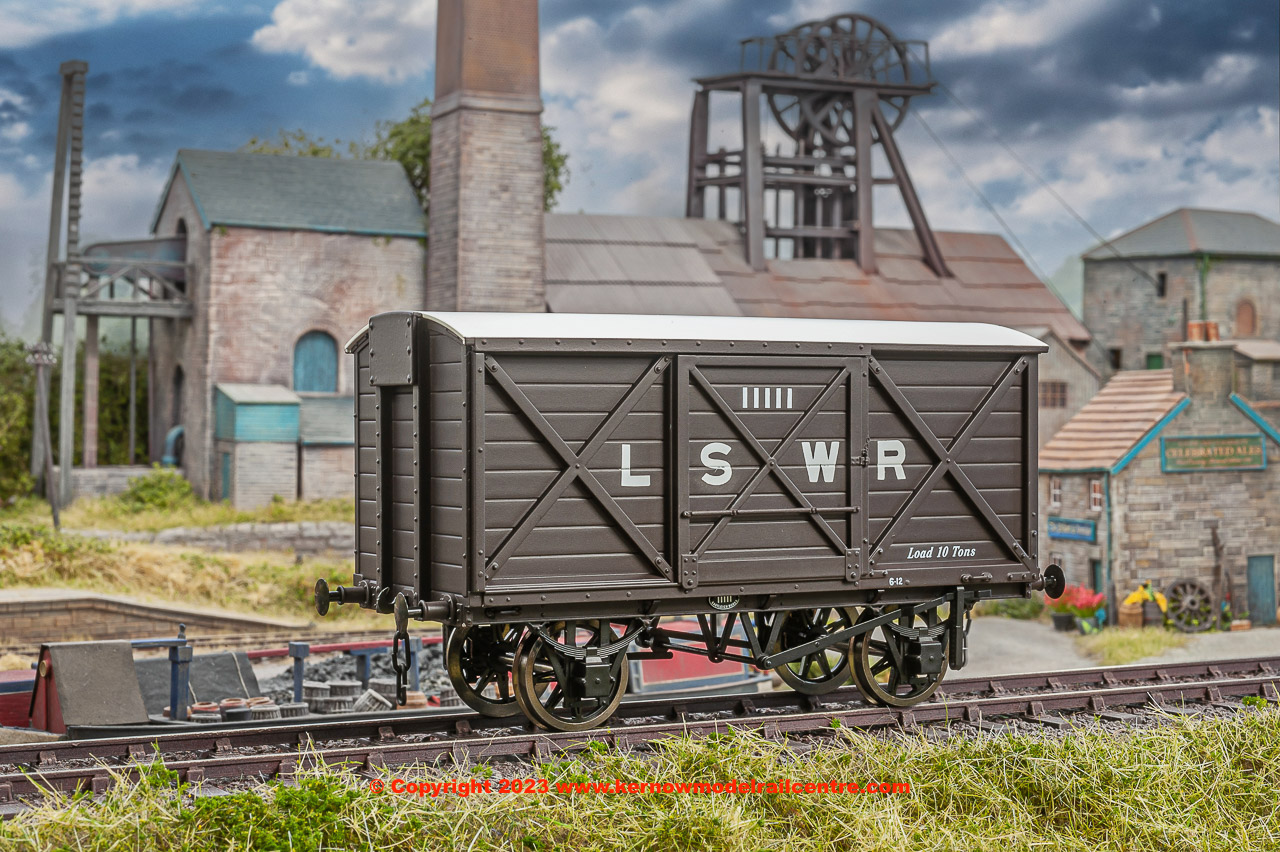 K7010A Kernow Models LSWR Diag 1410 Covered Van - LSWR Brown