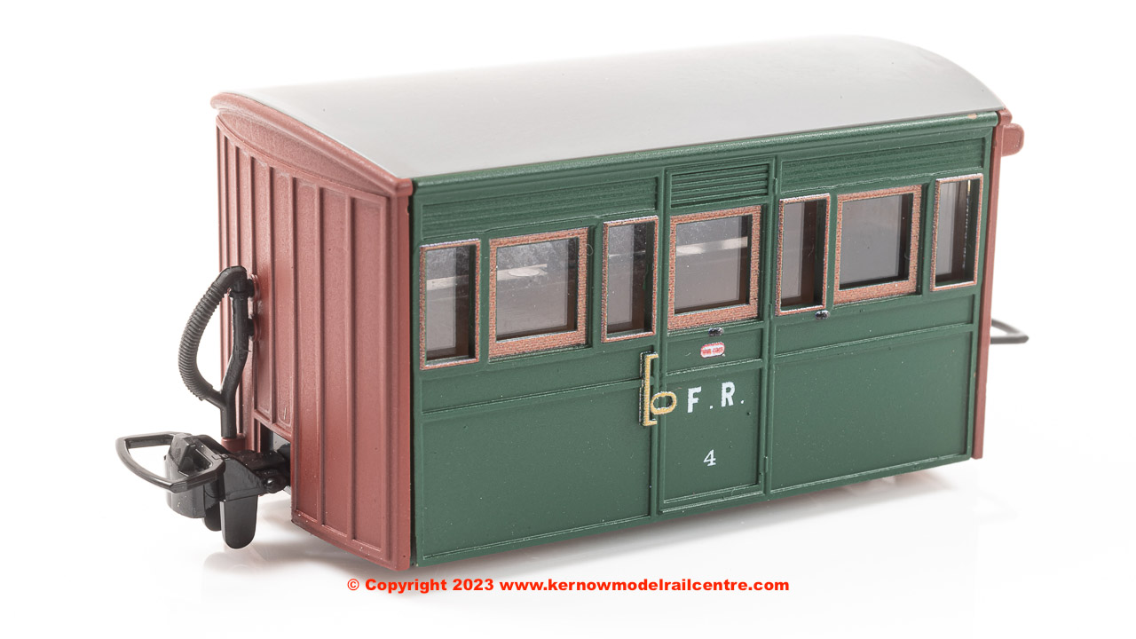 GR557B Peco Bug Box Coach - number 4 - Colonel Stephens livery