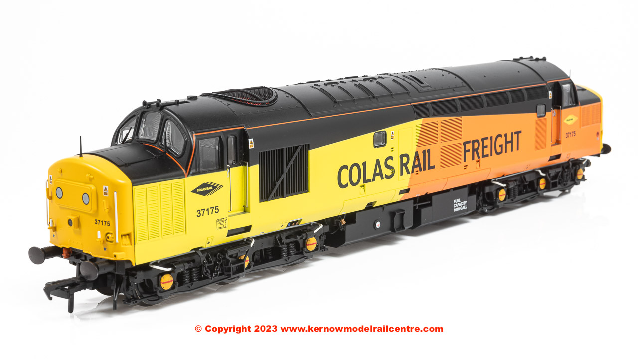 35-310SF Bachmann Class 37/0 Centre Headcode 37175 Colas Rail
