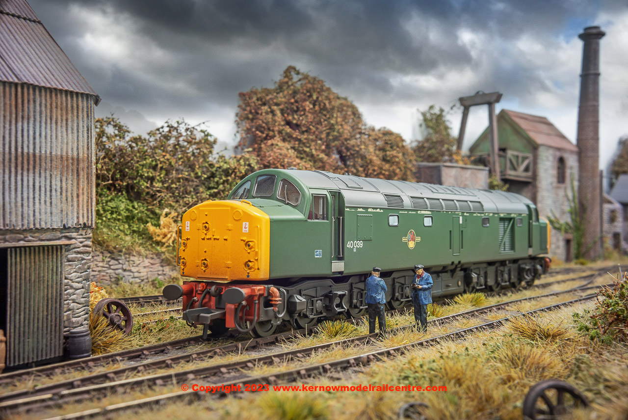 32-492 Bachmann Class 40 Diesel Loco number 40 039 in BR Green