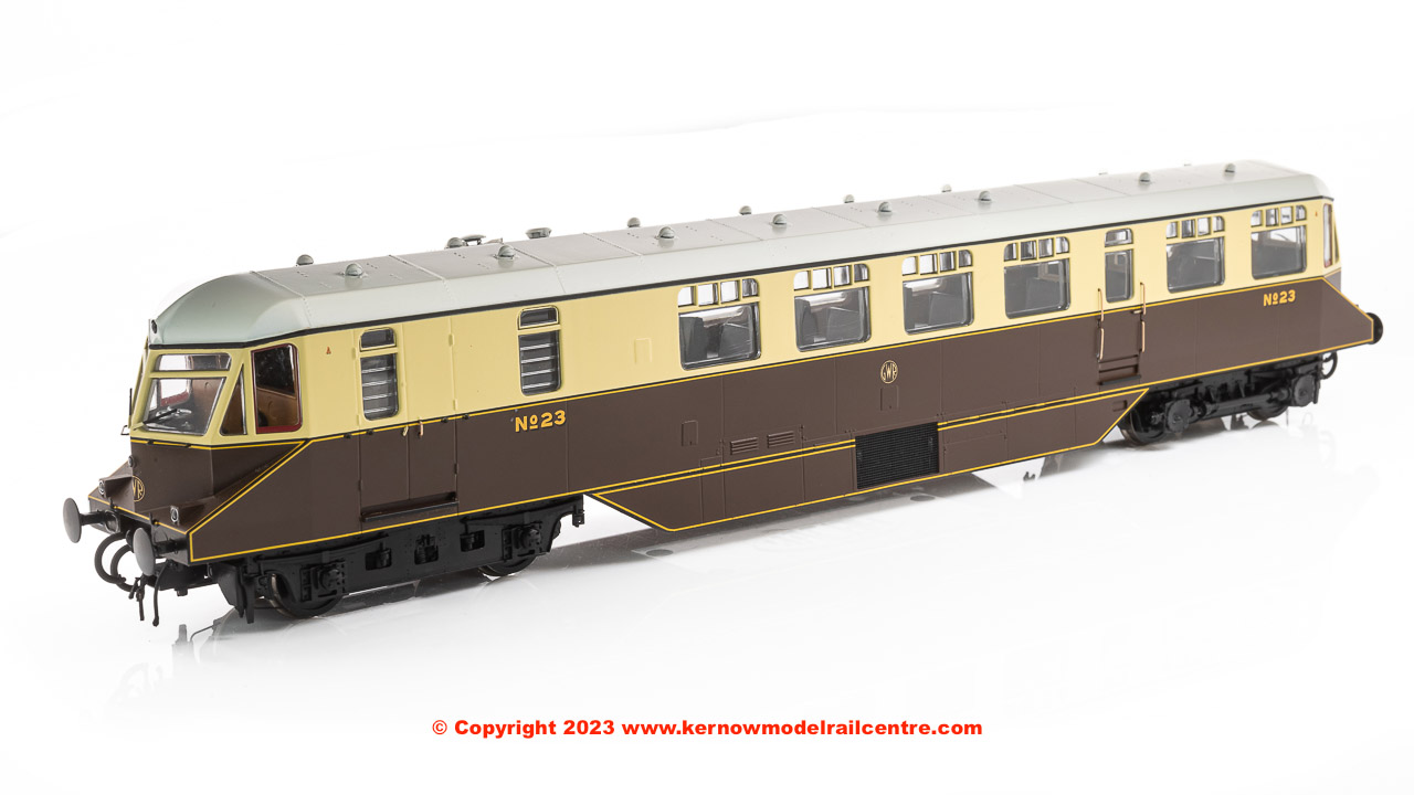 19406 Heljan AEC Railcar number 23 in GWR Chocolate and Cream