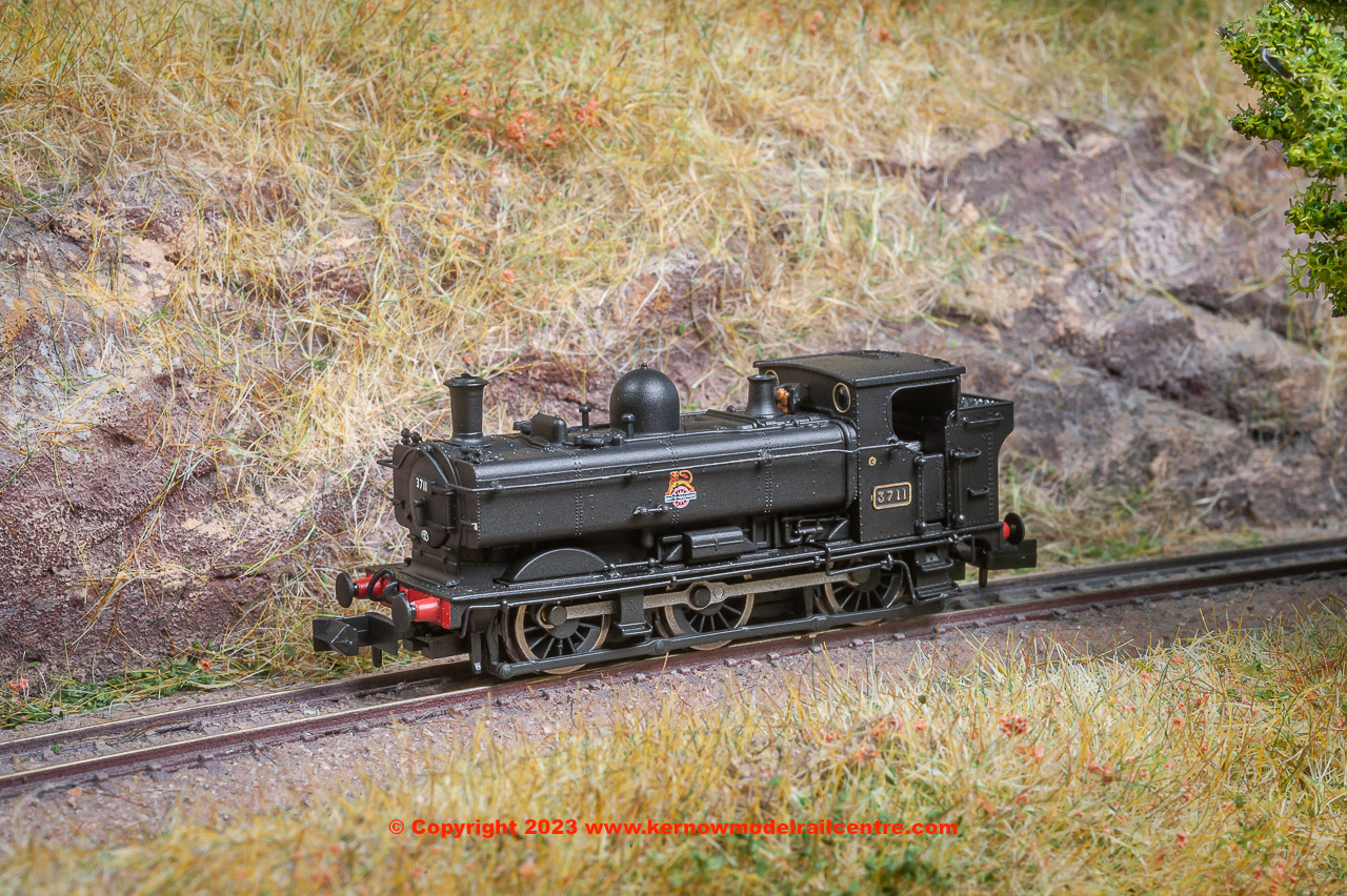 2S-007-033 Dapol 8750 0-6-0 Pannier Tank number 3711 in BR Black