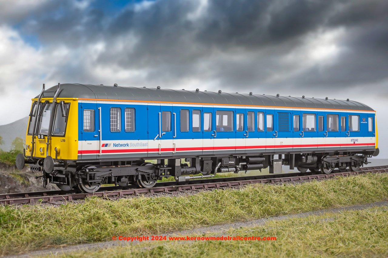 7D-015-009 Dapol Class 122 Single Car DMU - 975043 - NSE