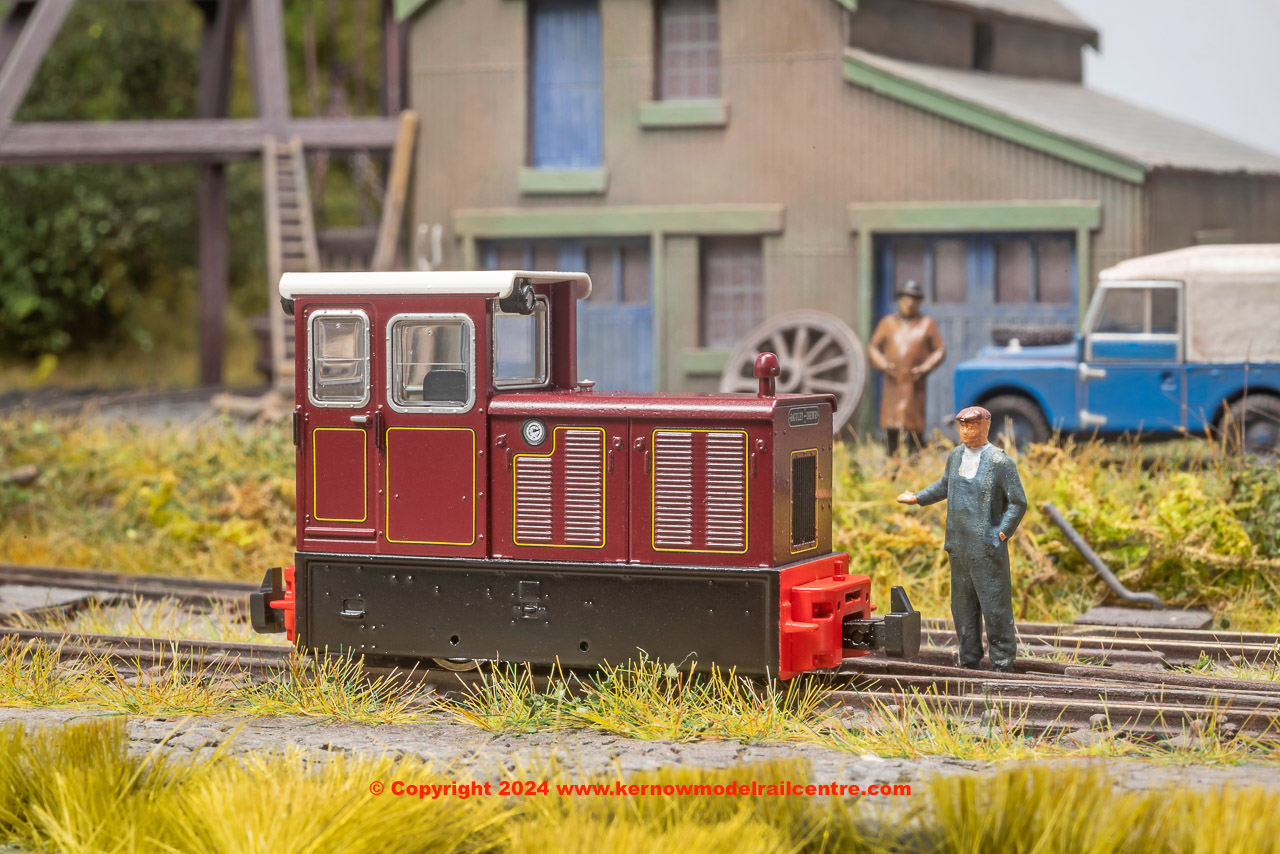 392-027 Bachmann Baguley-Drewry 70hp Diesel Lined Crimson