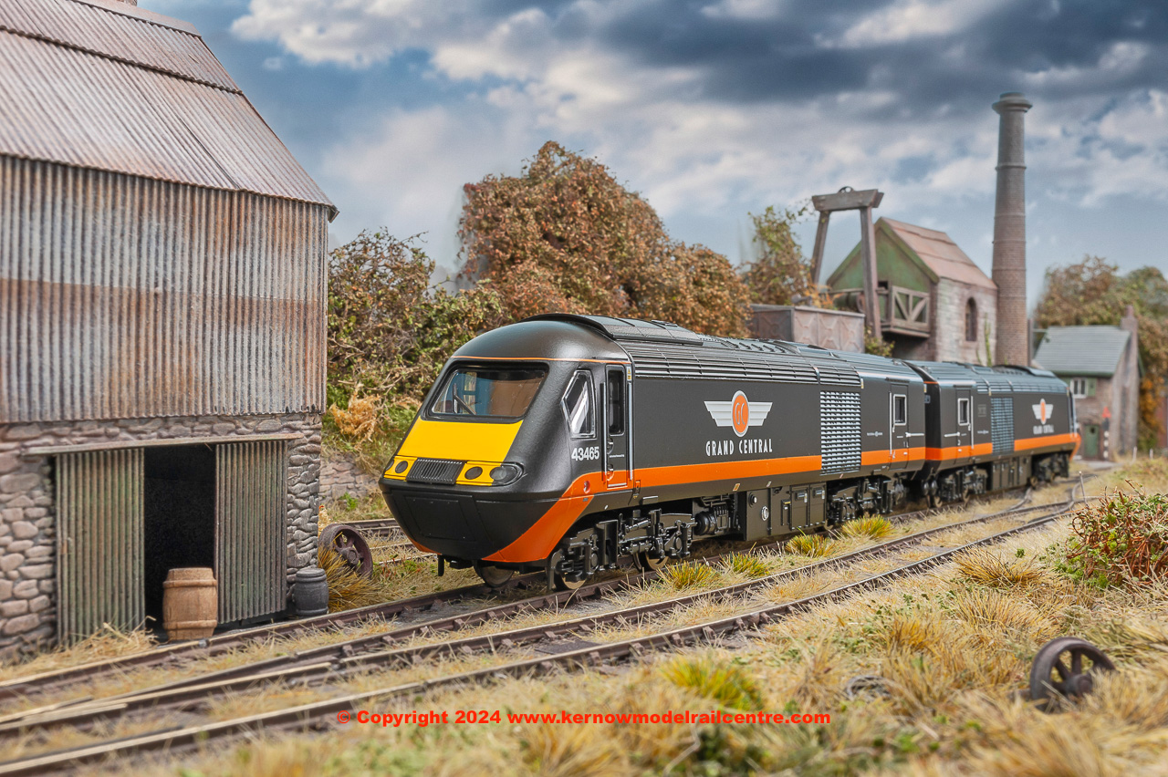 R30375 Hornby Railroad Grand Central HST Train Pack