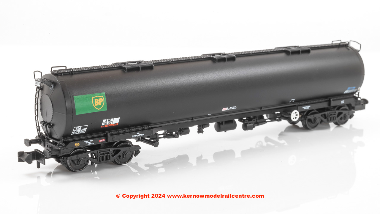 373-566 Graham Farish BR 102T TEA Bogie Tank Wagon 'BP' Black