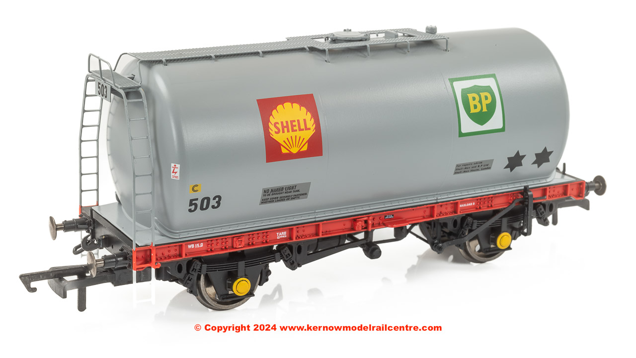 R60260 Hornby TTA Tank Wagon Triple Pack - Shell-Mex - Era 8