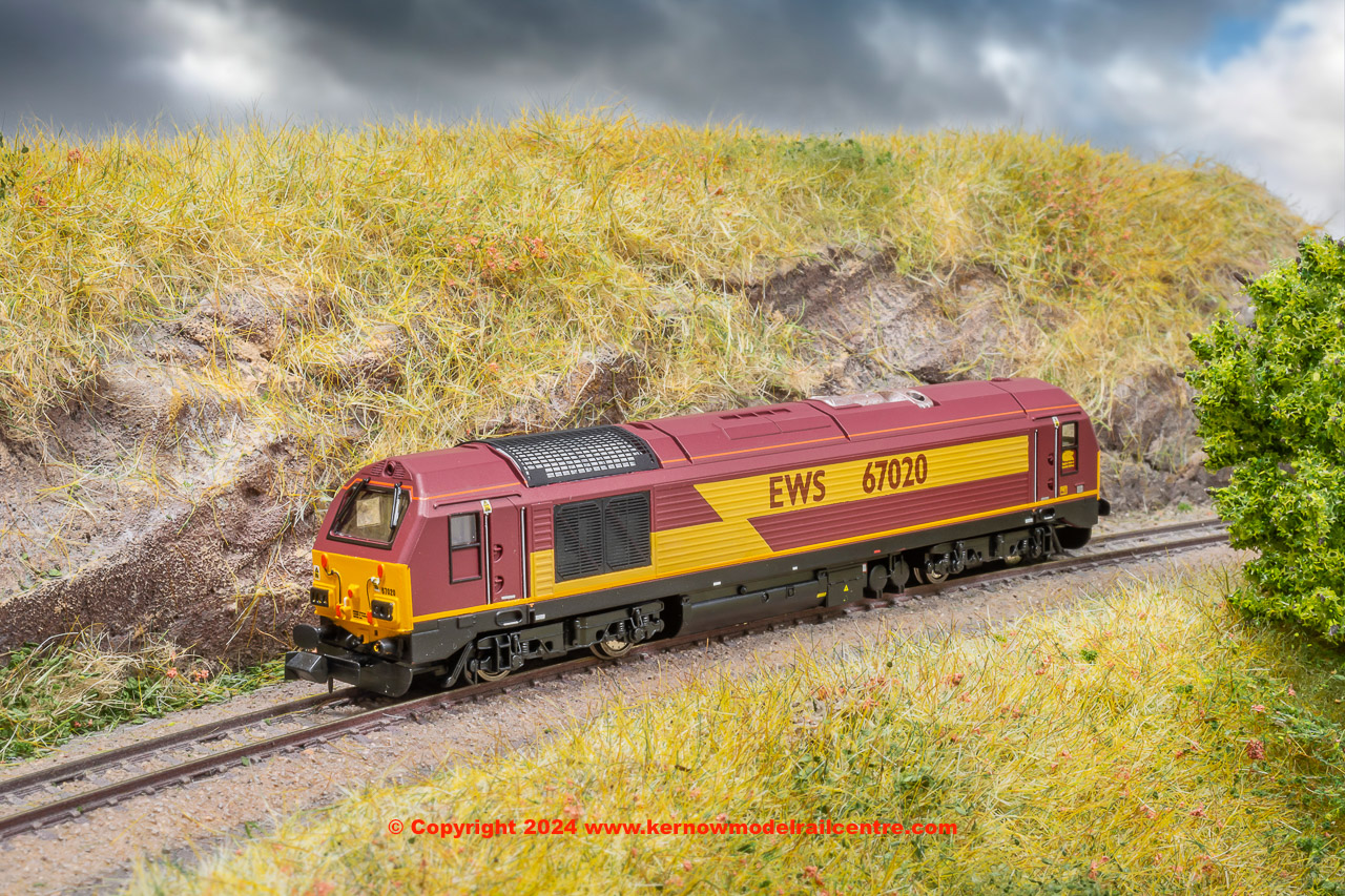 2D-010-015 Dapol Class 67 Diesel Locomotive number 67 020 EWS
