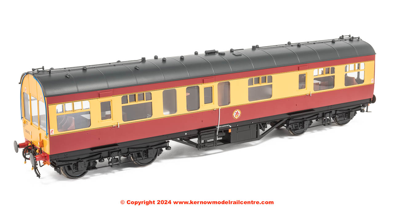 9111 Heljan LMS Saloon - BR crimson/cream (yellow ends)