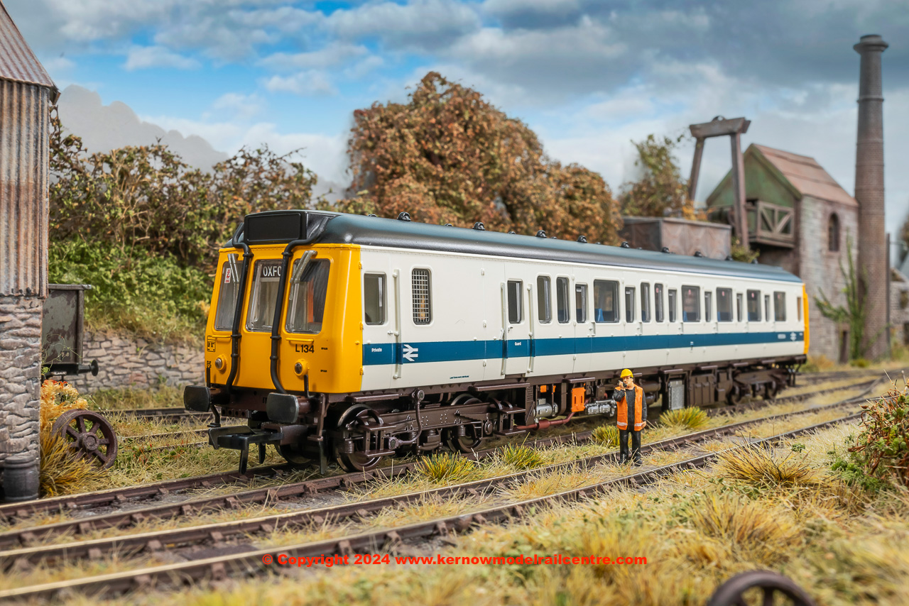 35-531SF Bachmann Class 121 Single-Car DMU W55034 White & Blue