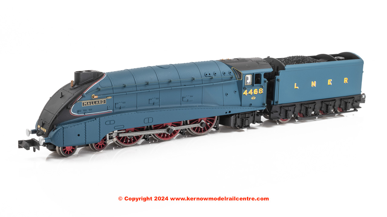 2S-008-016 Dapol A4 Valanced Mallard 4468 Garter Blue
