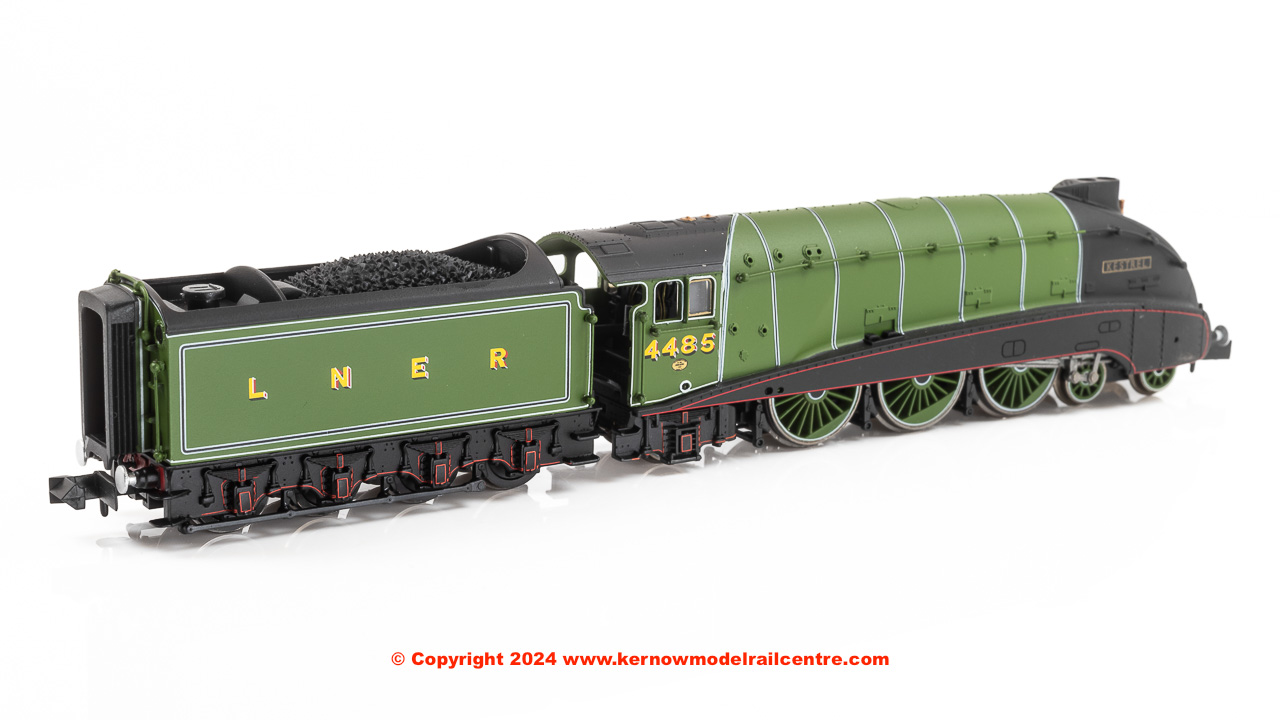 2S-008-019D Dapol A4 Valanced Kestrel 4485 LNER Green DCC Fitted