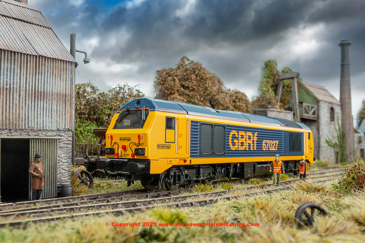 R30372 Hornby Class 67 Bo-Bo Diesel Loco number 67 027 GBRf