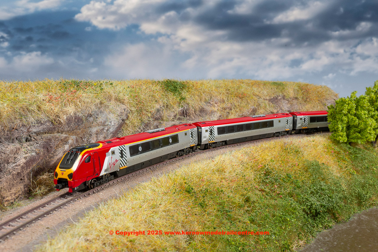 2D-023-001 Dapol Class 221 5 Car Super Voyager DEMU 221 108