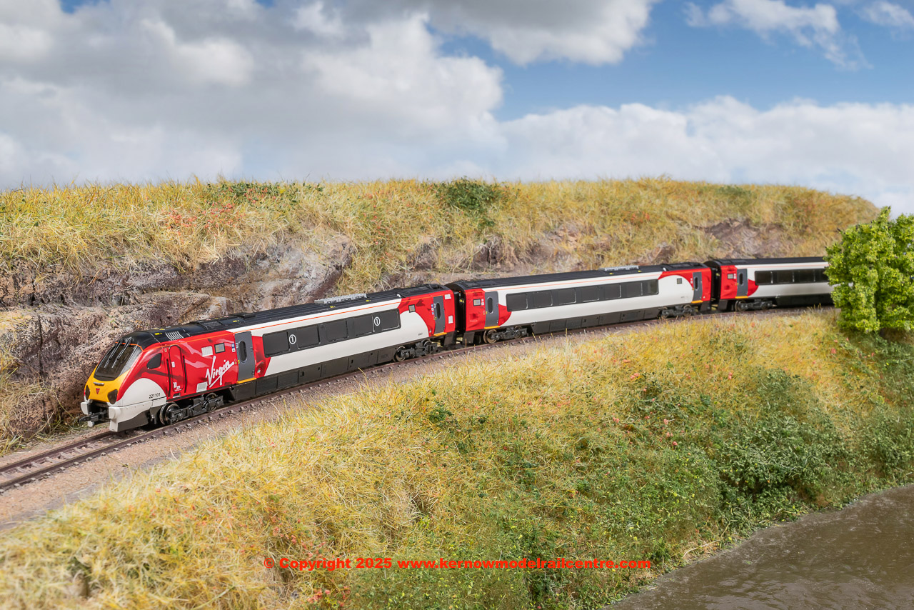 2D-023-002 Dapol Class 221 5 Car Super Voyager DEMU 221 108