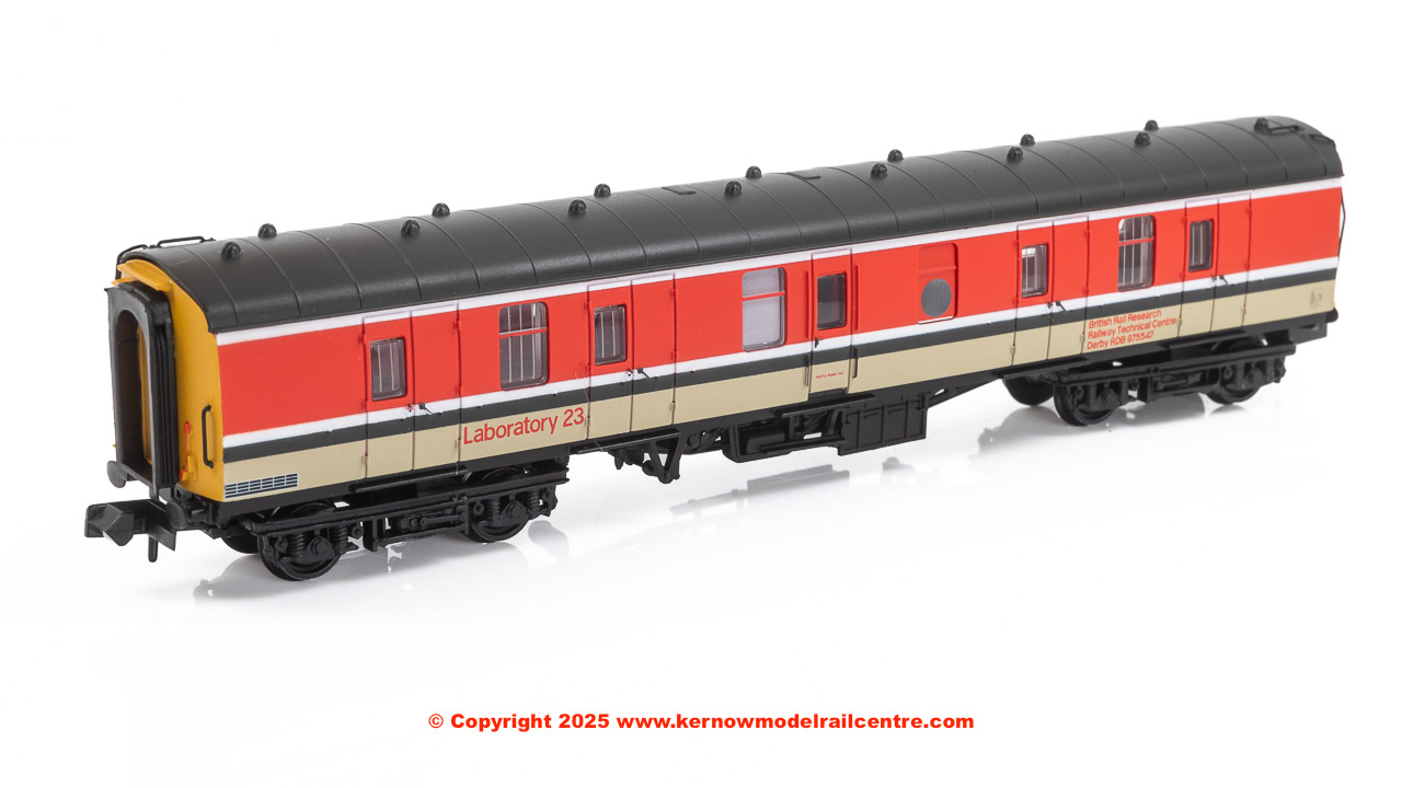 374-035K Graham Farish BR Mk1 BG Gangwayed Brake Laboratory 23