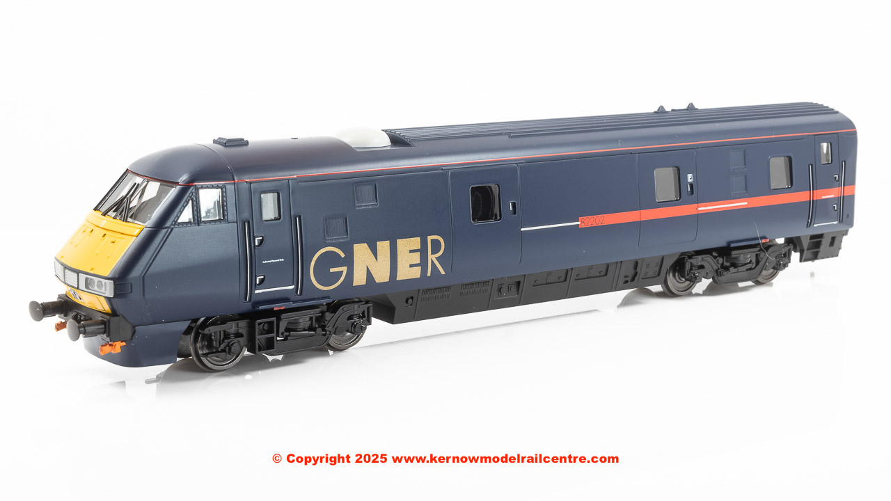 R40449 Hornby GNER MK4 DVT 82202