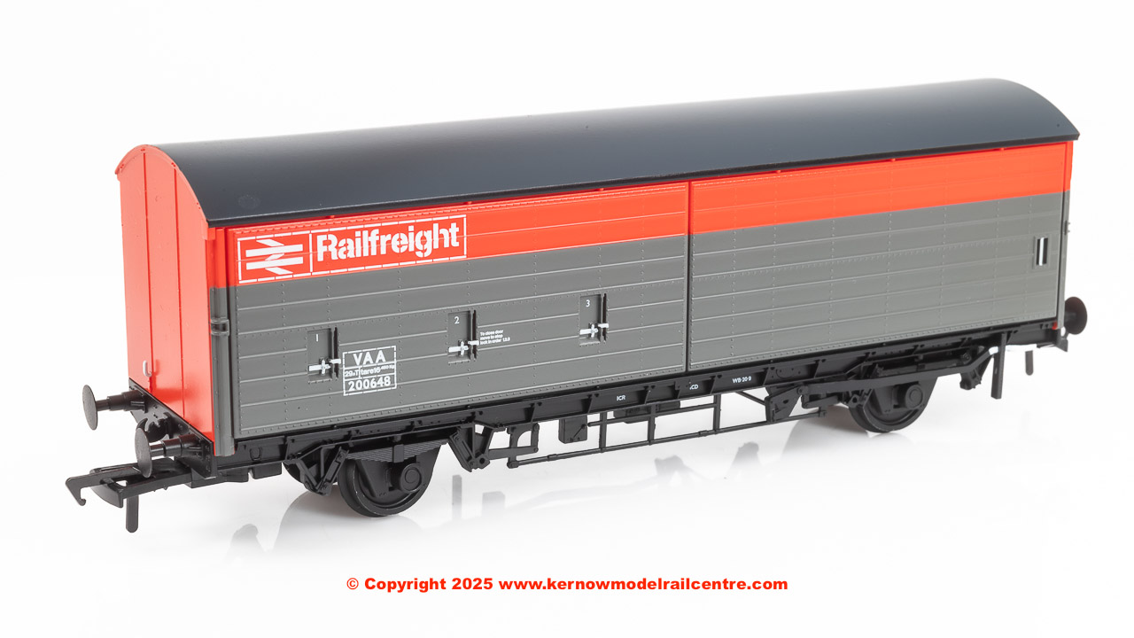 38-128A Bachmann BR VAA Van BR Railfreight Red & Grey