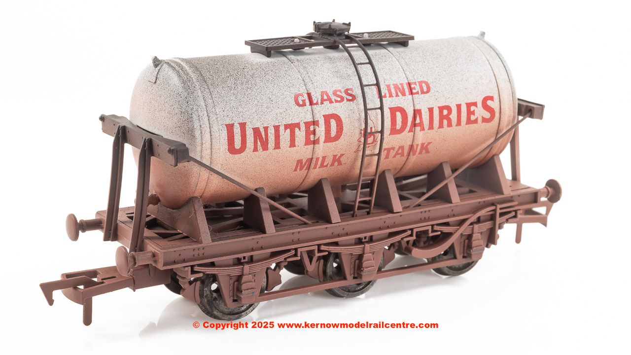 4F-031-020 WSL Dapol 6 Wheel Milk Tanker United Dairies wthd