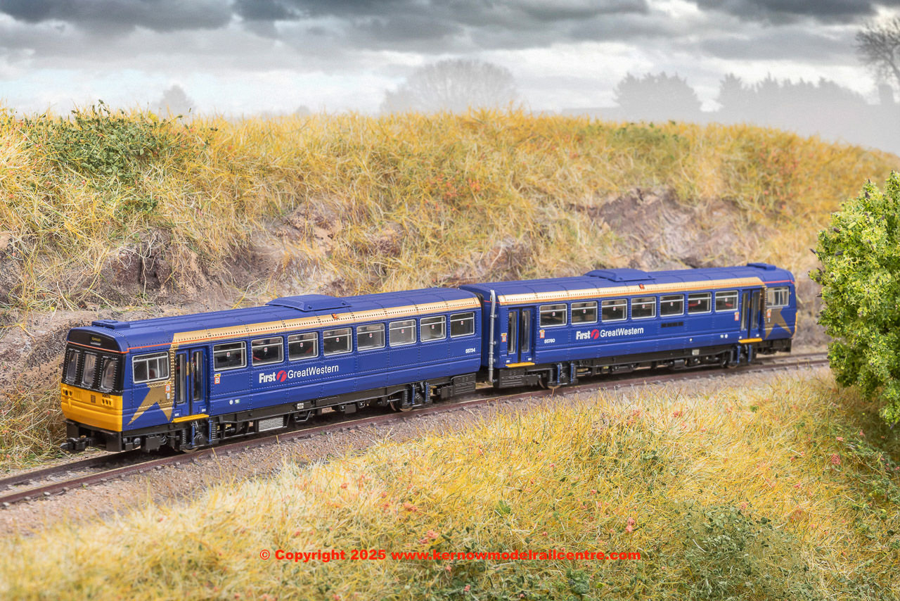2D-142-009 Dapol Class 142 2 Car Pacer DMU - 142 070
